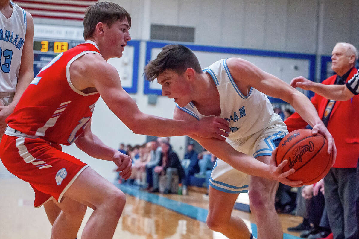 PHOTOS: Beaverton and Meridian compete in rivalry basketball game