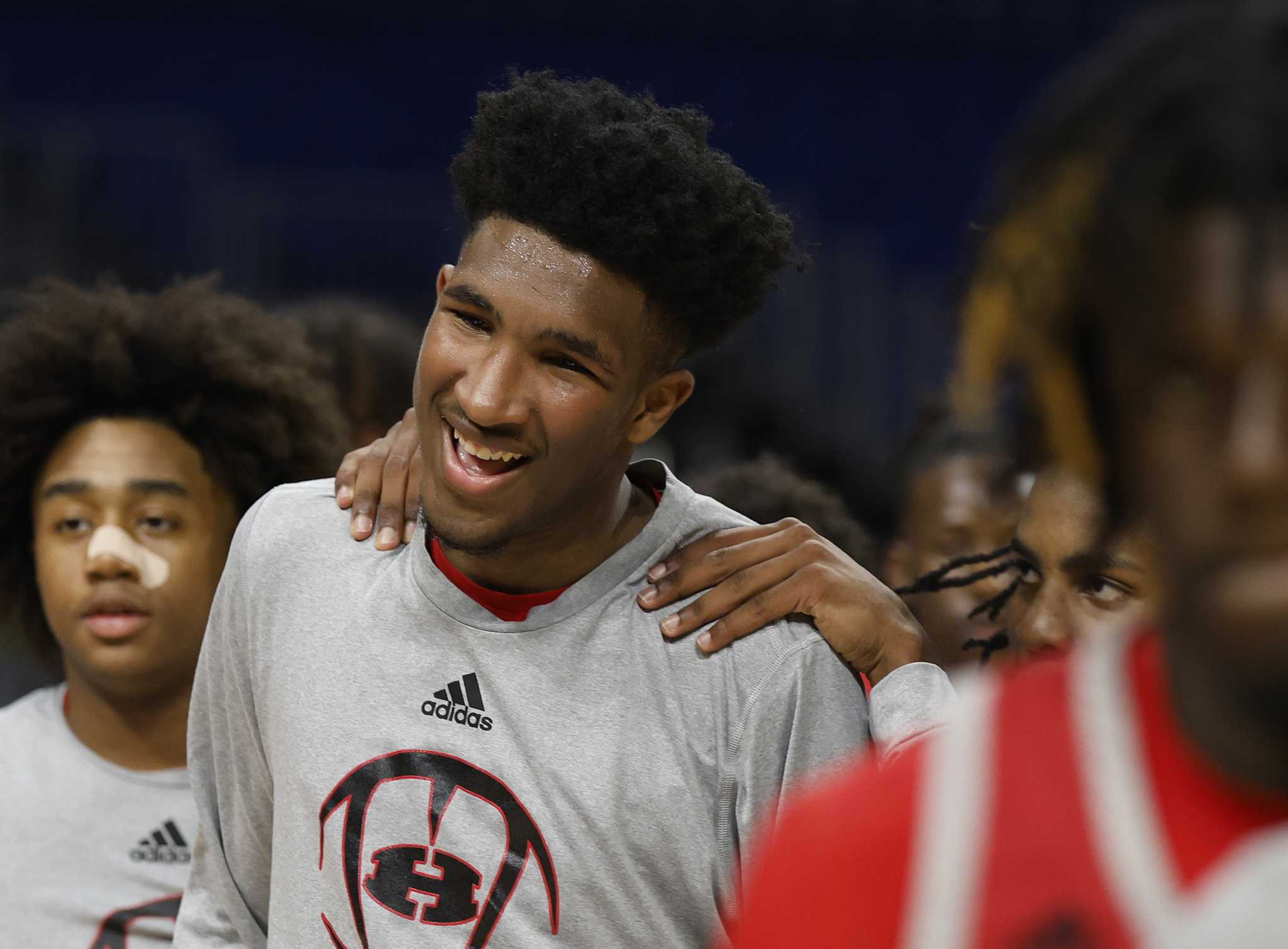 Boys basketball: Hitchcock rolls past Hooks in state semifinals