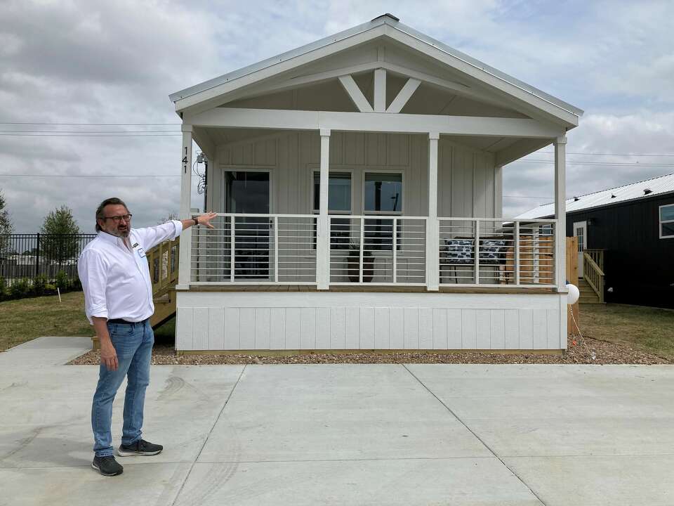 Houston developer unveils luxury mobile home community in Pearland