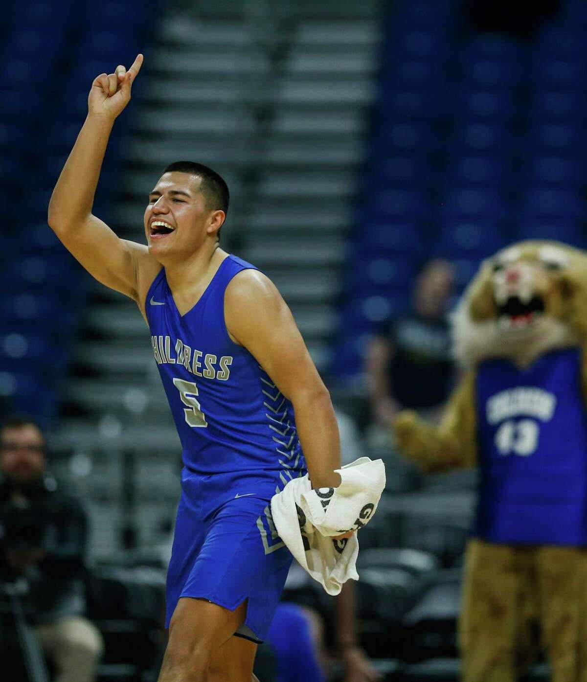 Boys basketball: Childress too much for Lytle in 3A semifinals