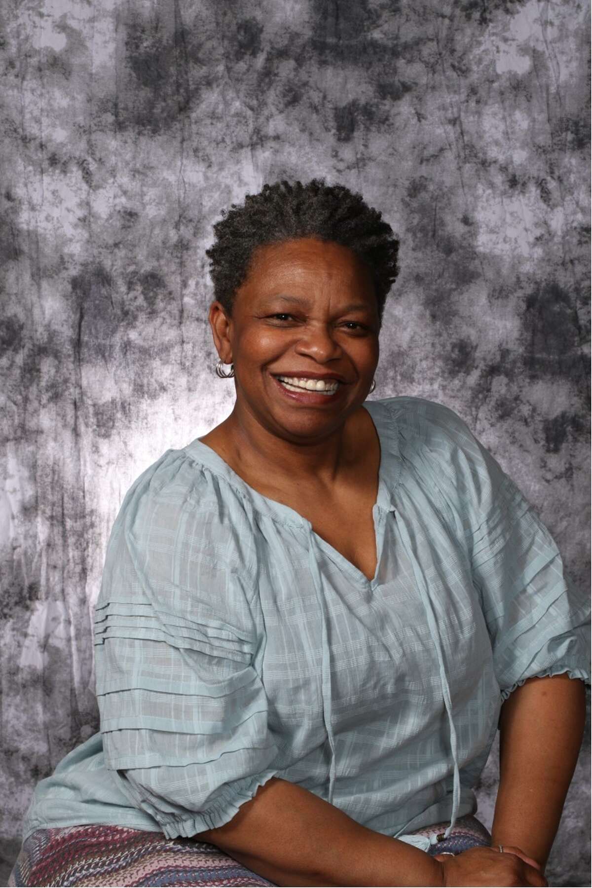 Alton Little Theater production tells African American quilters' story