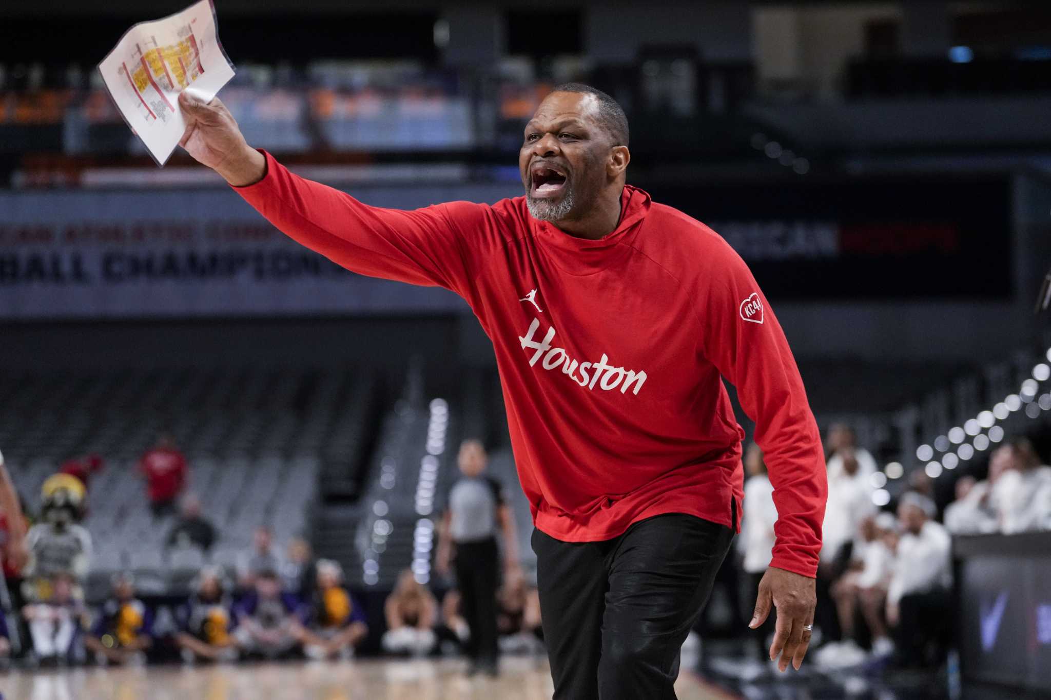 UH women's basketball coach Ronald Hughey resigns after 11 seasons