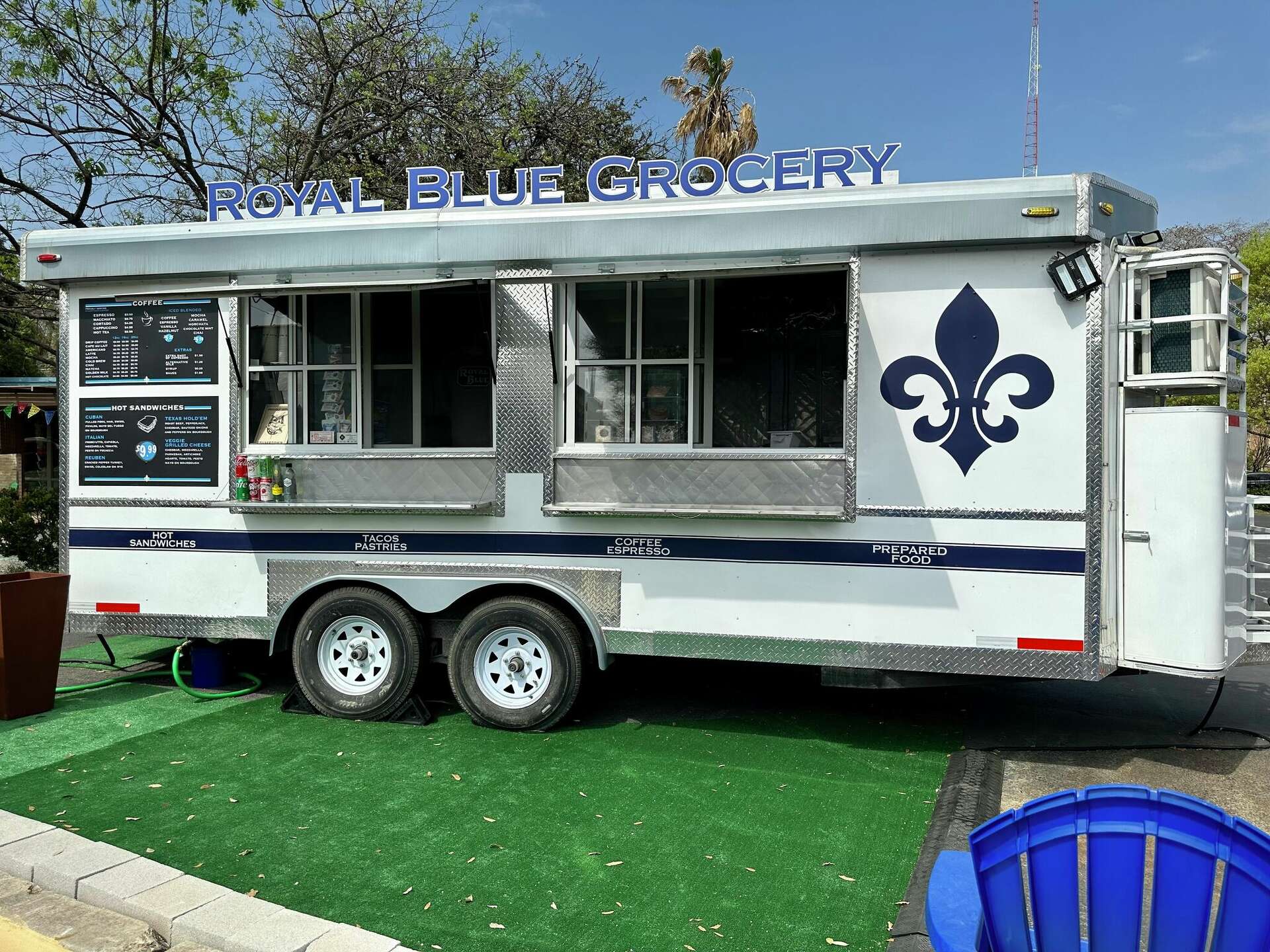 Austin's Royal Blue Grocery opens food truck in Southtown