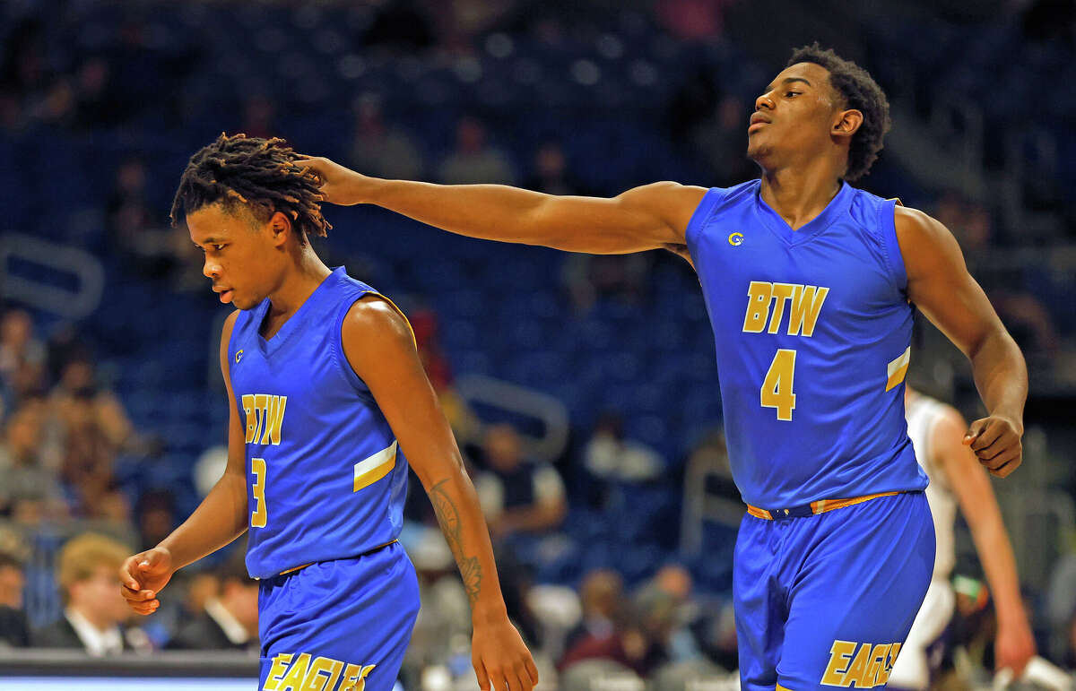 Washington boys basketball advances to 4A state title game