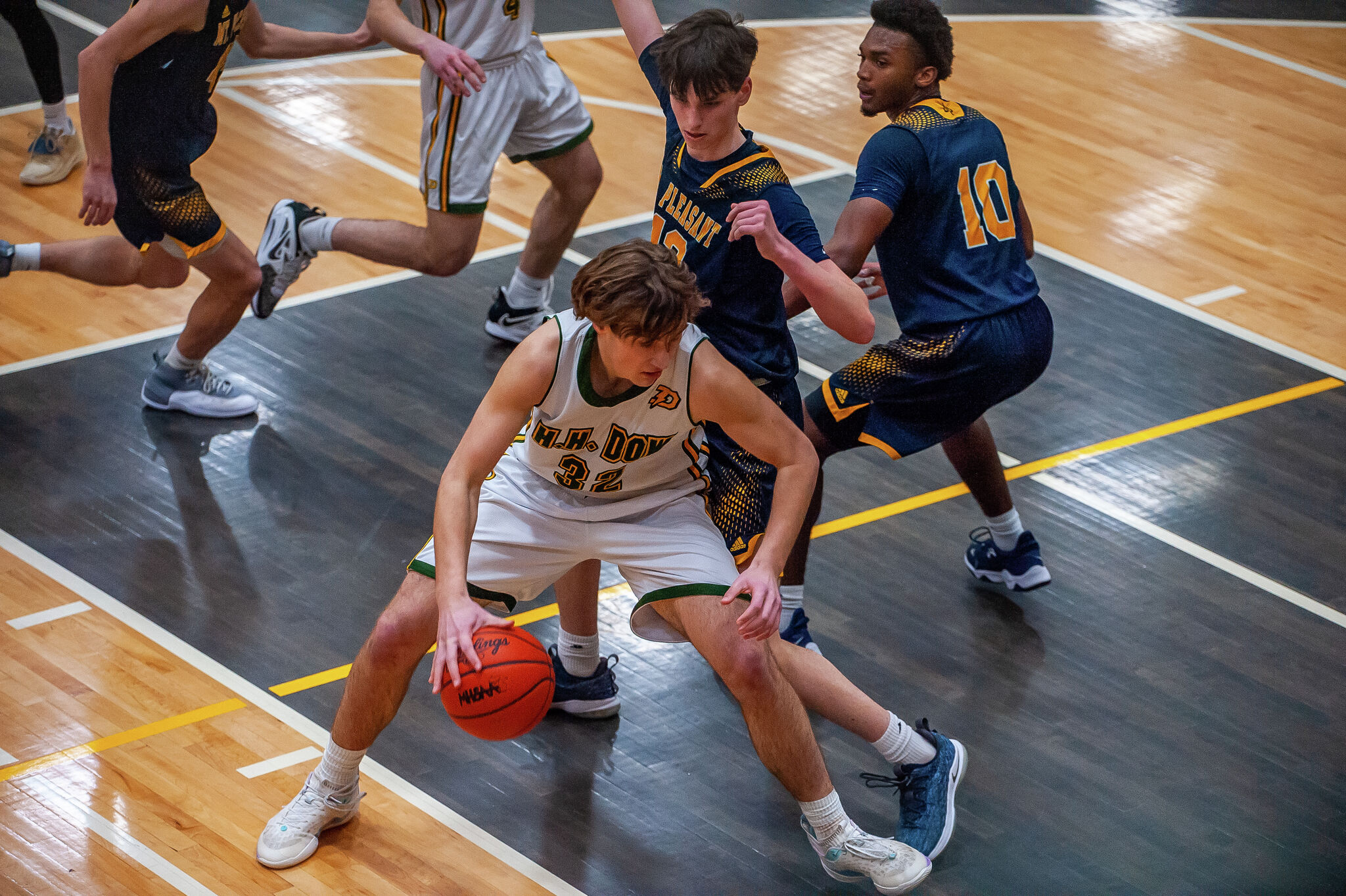 Dow boys lose close one to Petoskey