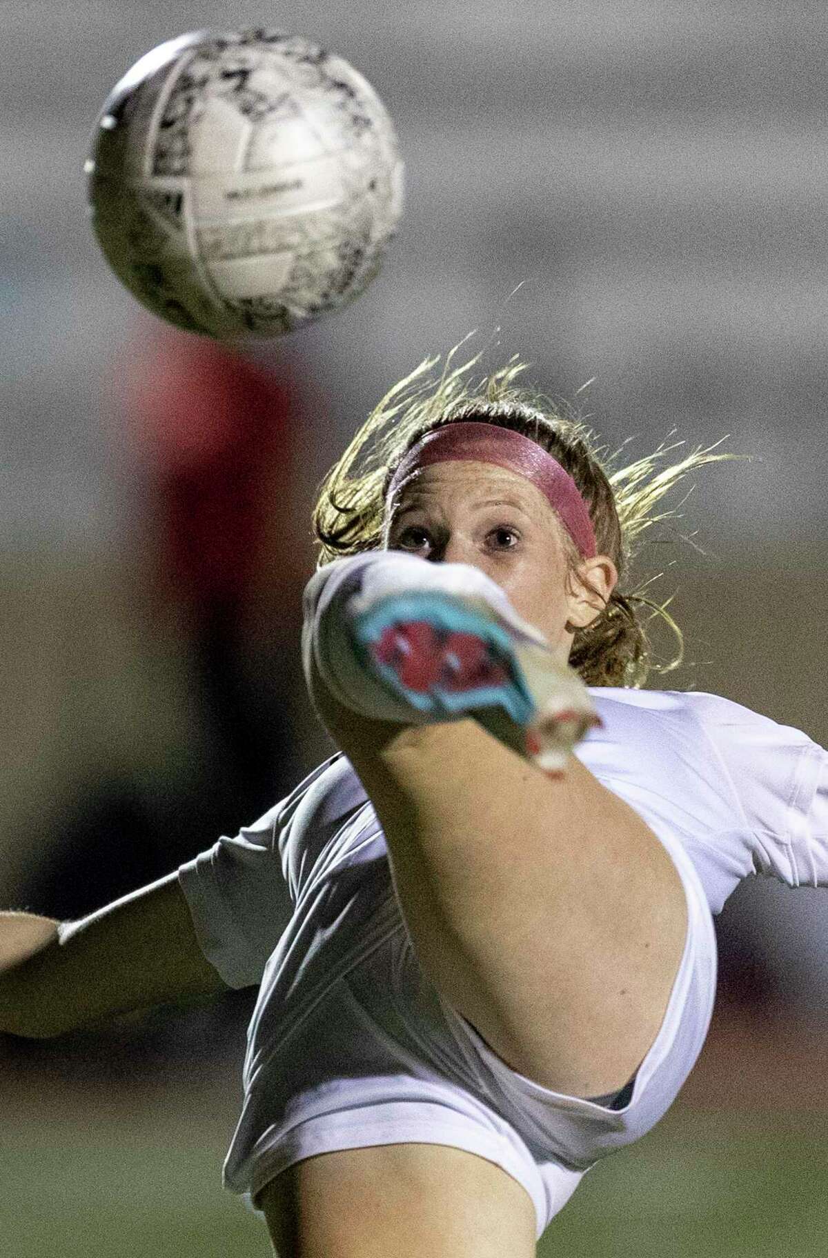 Camila Palacios, Johnson defeat Volunteers 4-0