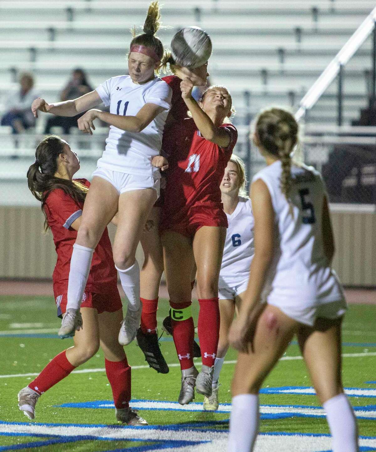 Camila Palacios, Johnson defeat Volunteers 4-0