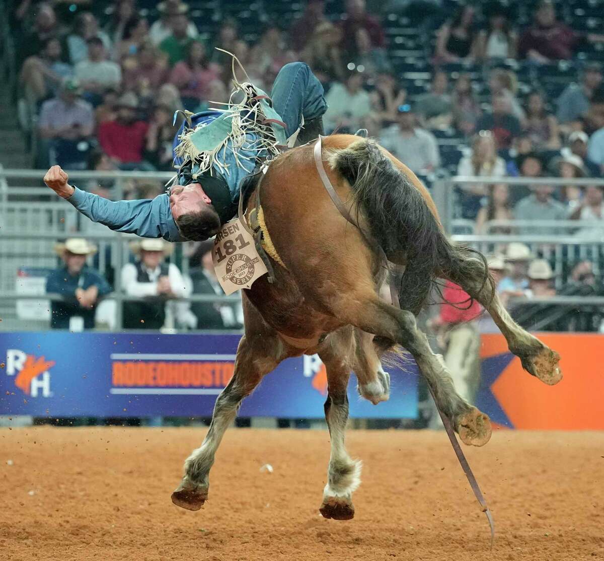 RodeoHouston: Rocker Steiner advances to bareback semifinals