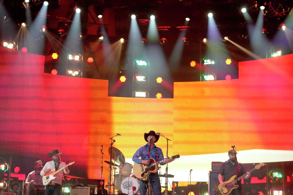Turnpike Troubadours at Houston Rodeo: Biggest, best so far this year