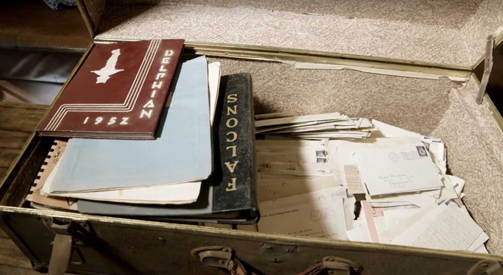 Family finds hundreds of old love letters hidden in attic. Here's who ...