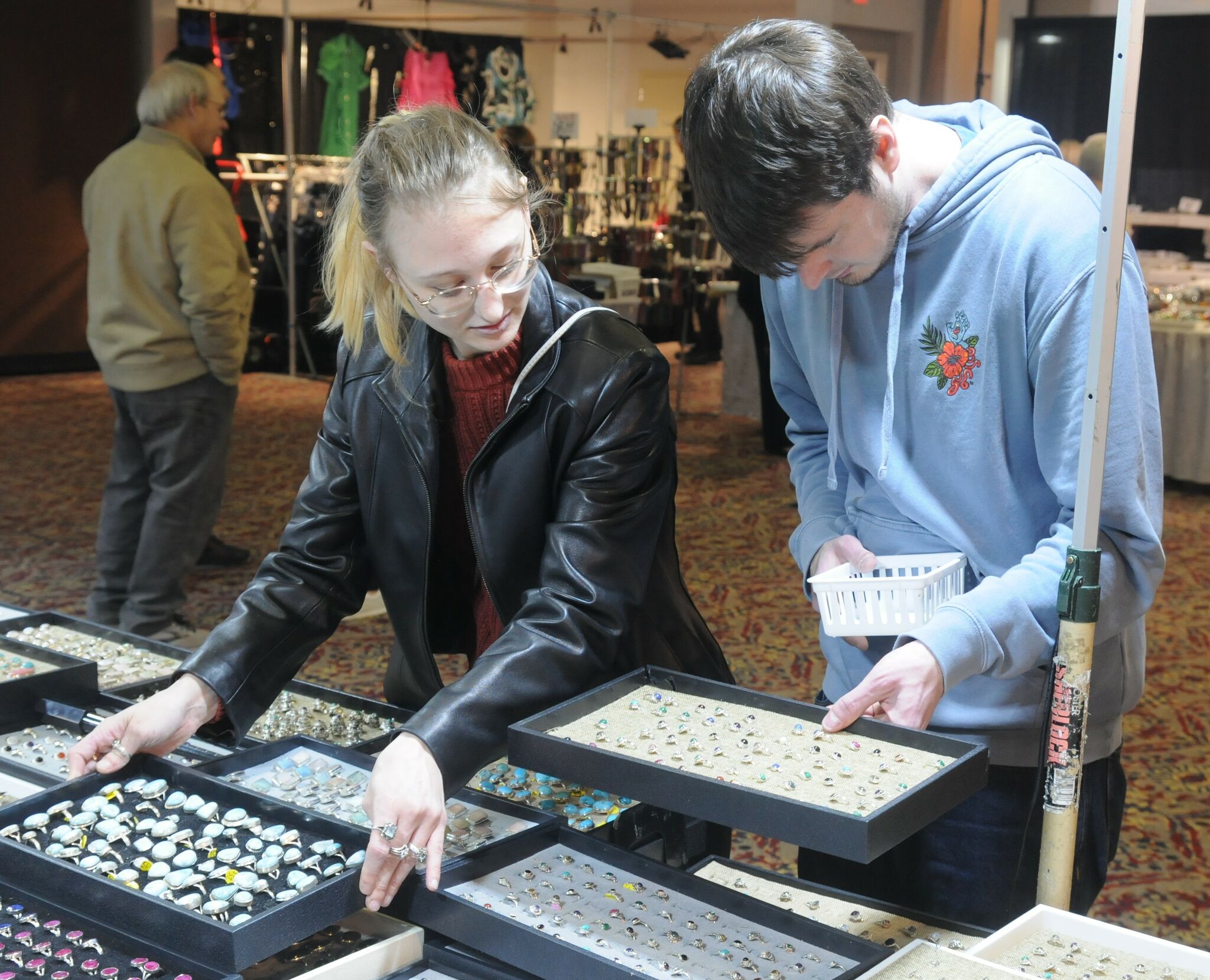 Variety shines at gem and jewelry show in Collinsville