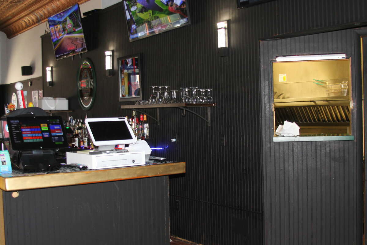 Manistee adds new sports bar, grill to downtown River Street