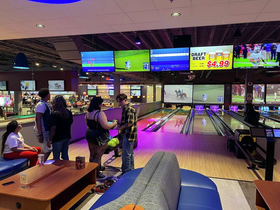 Round1 offers bowling, arcade fun and Japanese plushies