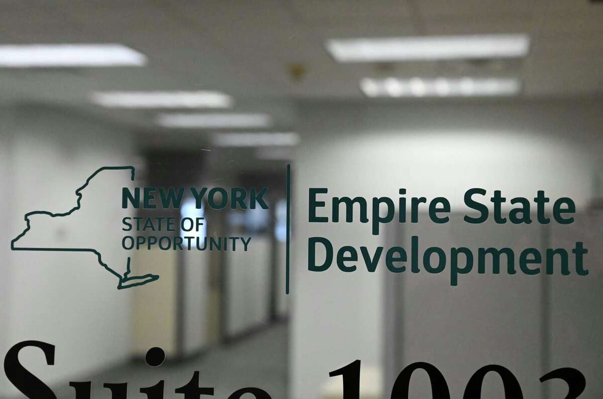 Female delegation from Poland visits Albany through Open World program