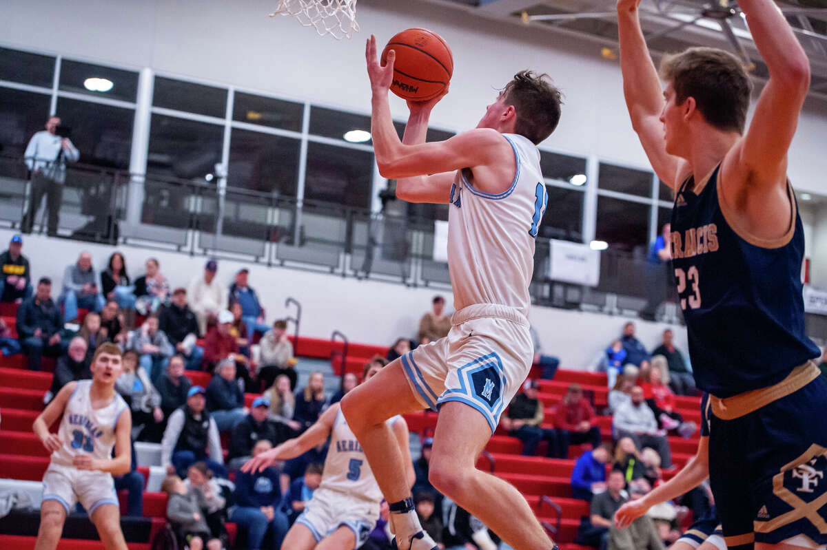 Mustangs' run ends with loss to St. Francis in regional