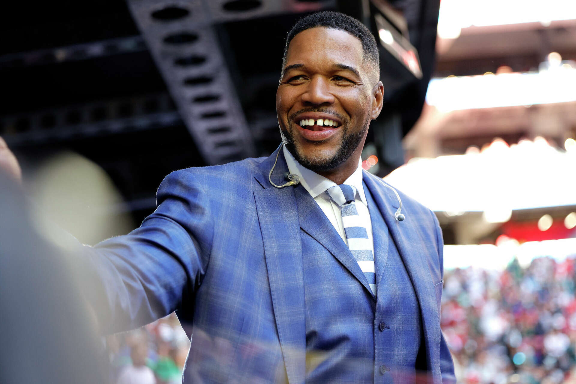 Michael Strahan calls U of H 'boring' during TV interview