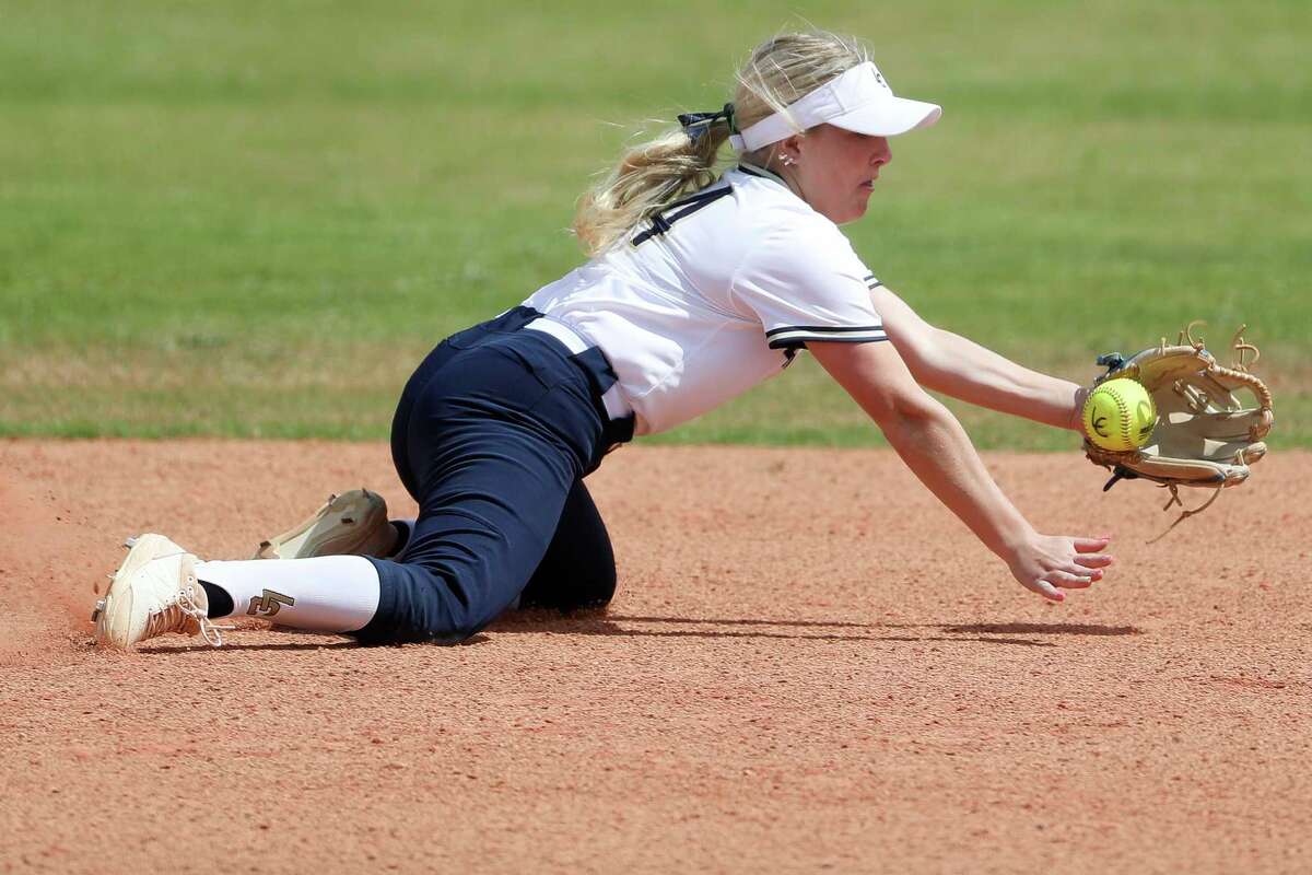Freshman Davis on the rise for No. 1 Lake Creek softball Freshman Davis on the rise for No. 1 Lake Creek softball