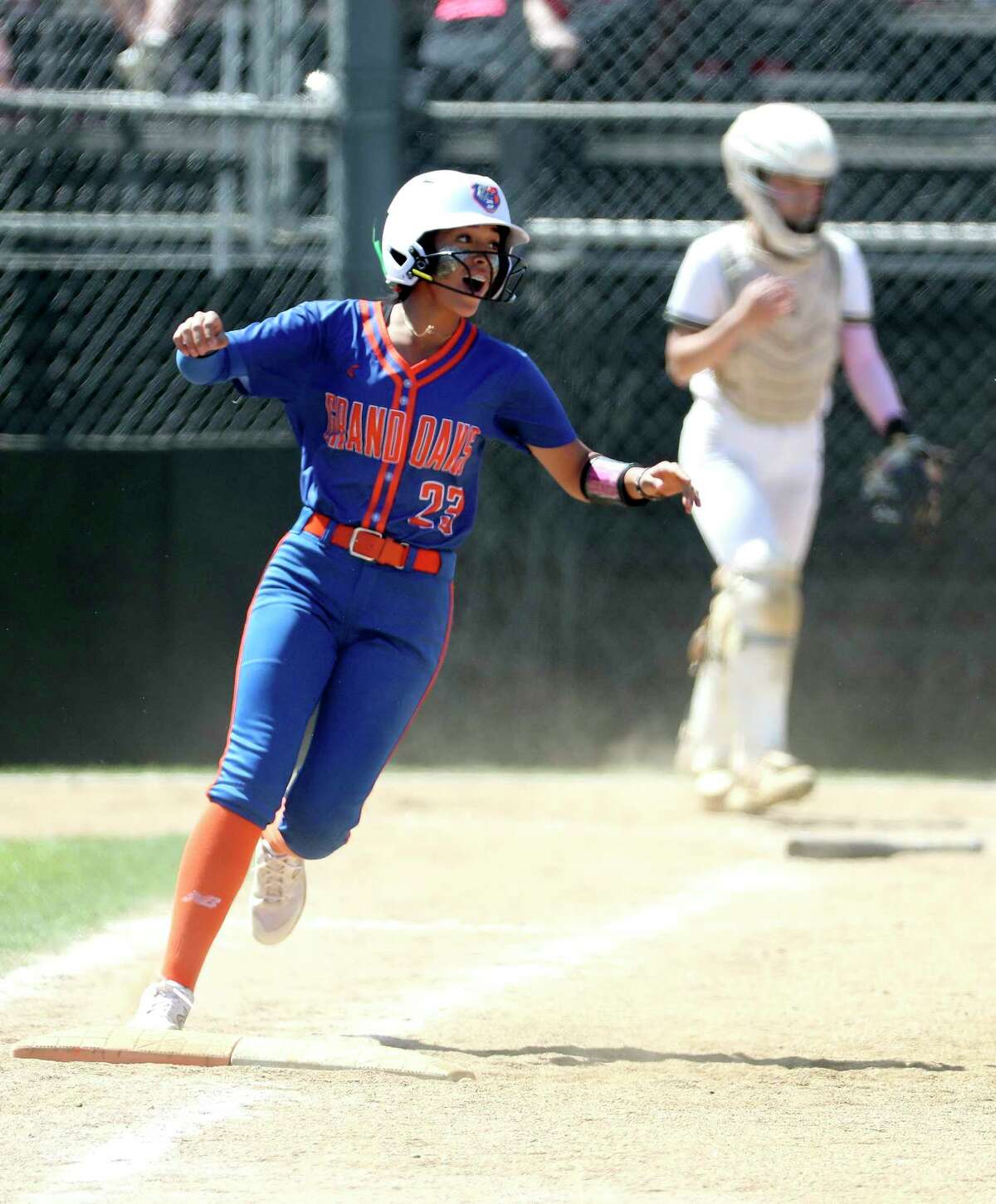 Softball: Grand Oaks digs the long ball in big win over Conroe