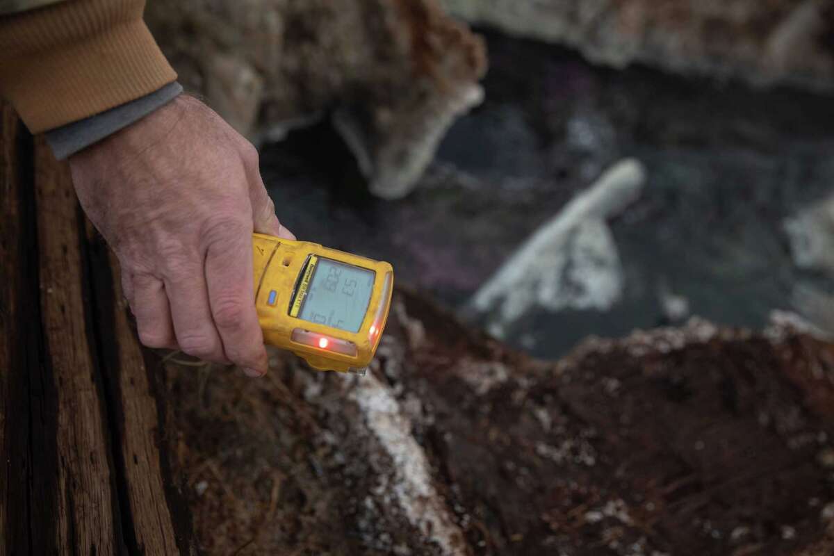 Landowners fear injection of fracking waste threatens West Texas aquif