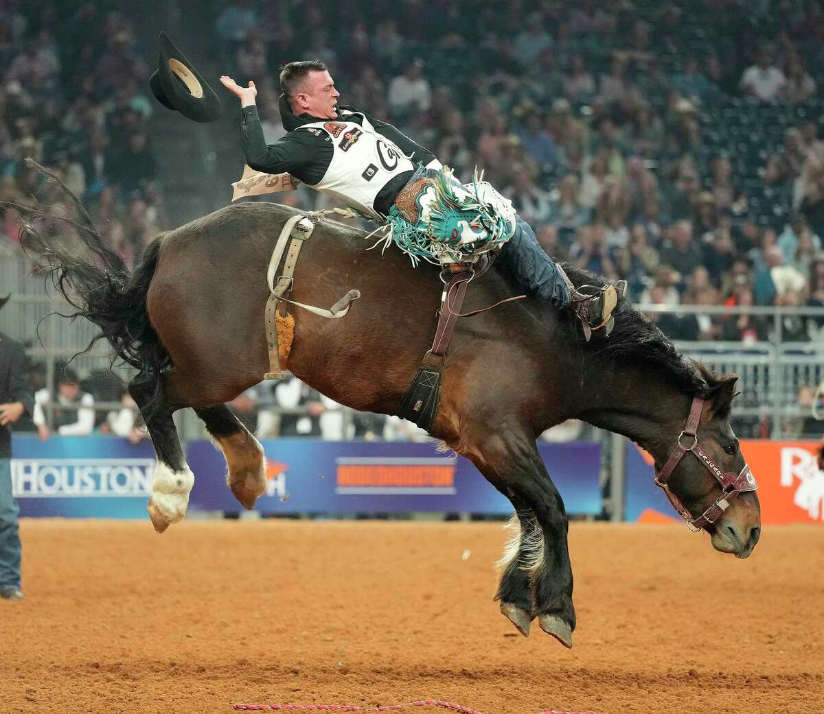 Isaac Diaz makes adjustments, advances to RodeoHouston championship