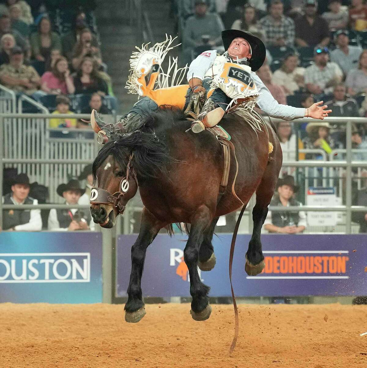 Isaac Diaz makes adjustments, advances to RodeoHouston championship