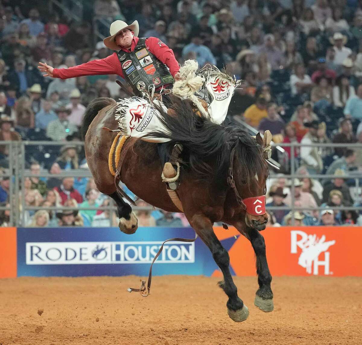 Isaac Diaz makes adjustments, advances to RodeoHouston championship
