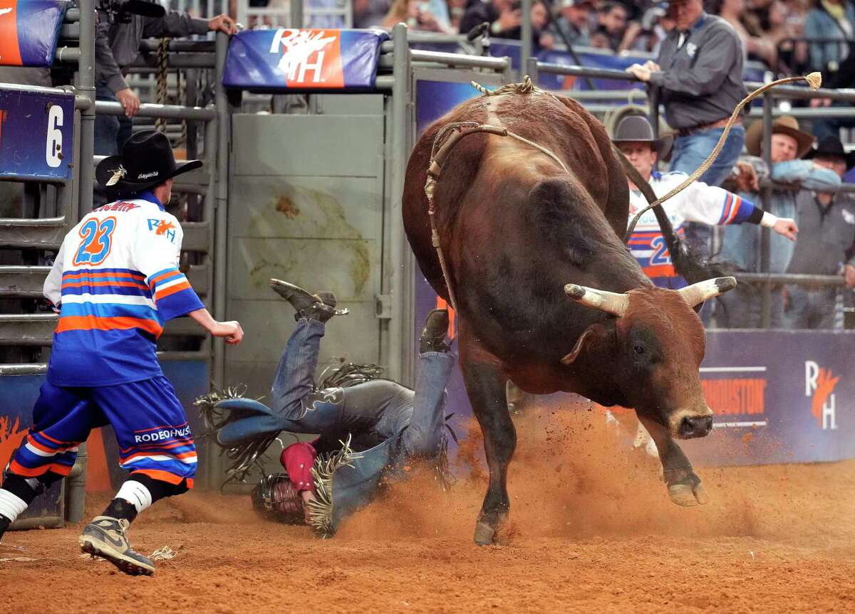 Isaac Diaz makes adjustments, advances to RodeoHouston championship