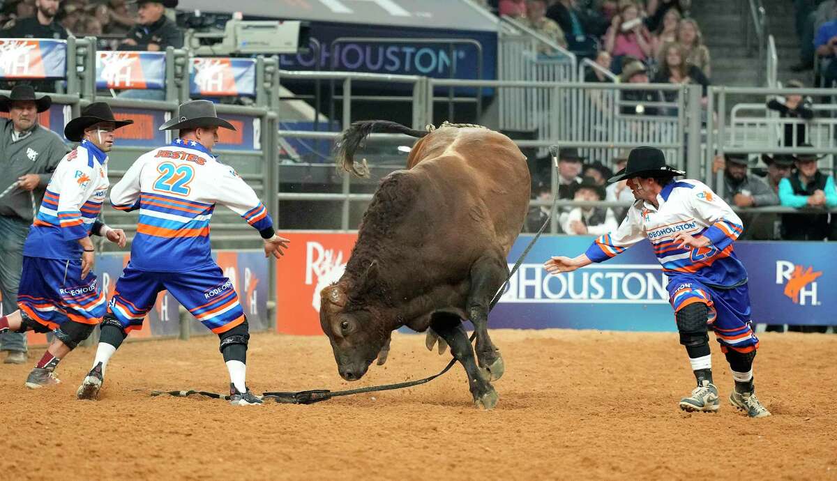 Isaac Diaz makes adjustments, advances to RodeoHouston championship