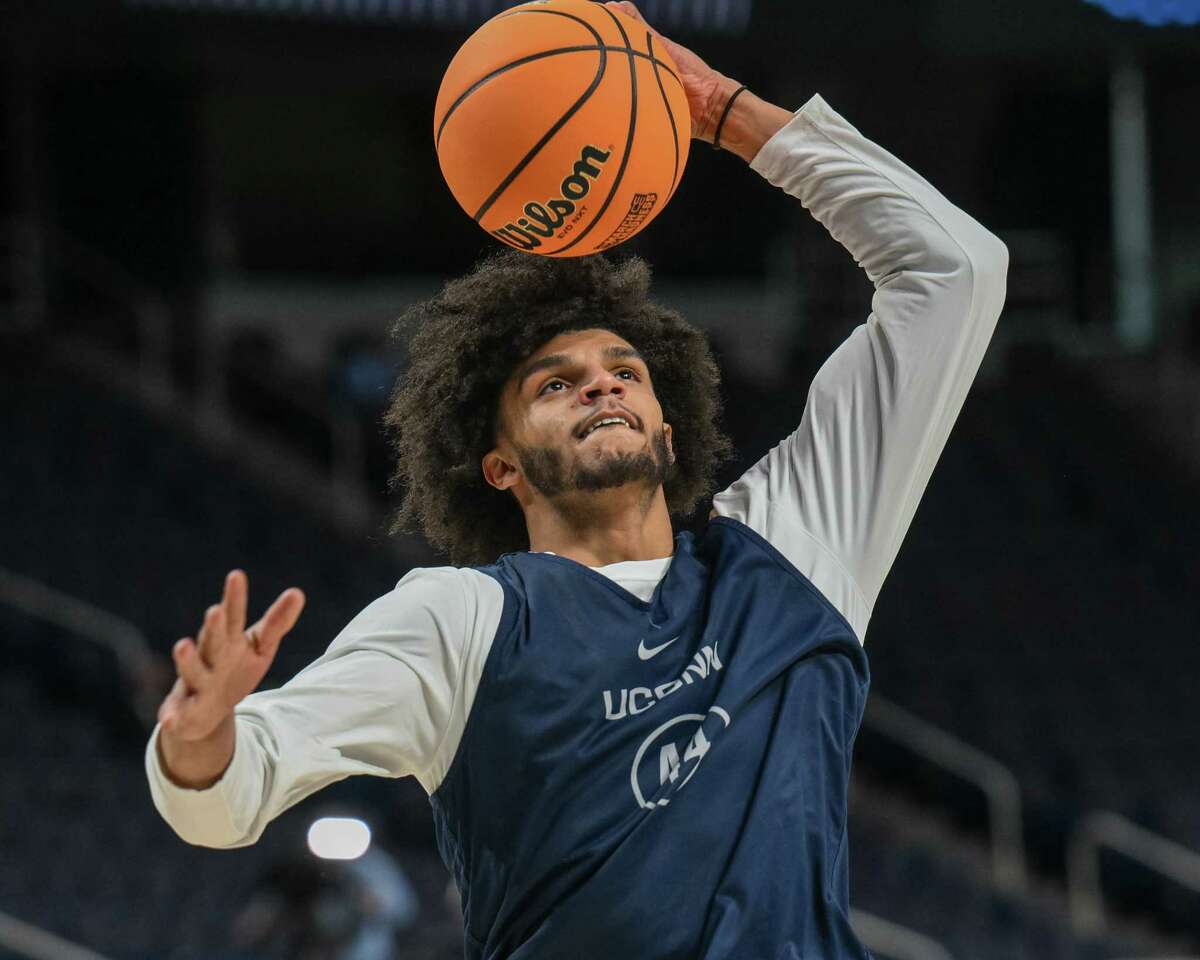 UConn men's basketball faces another first-round hurdle in Iona