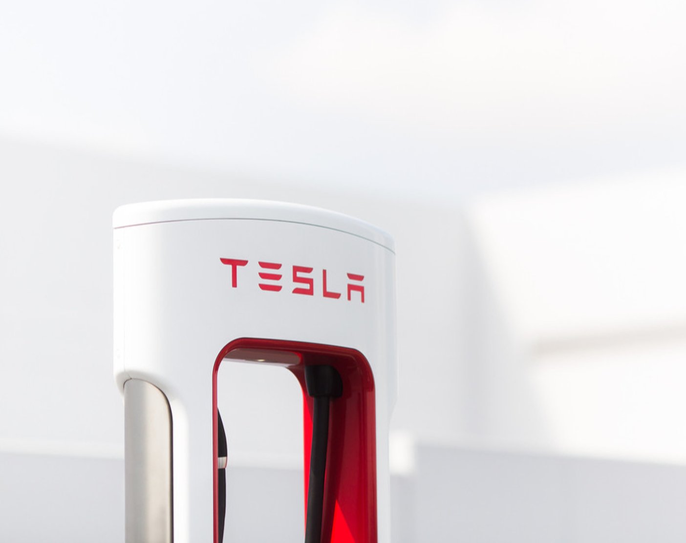 Alleged Thieves Nabbed Quickly Because They Had To Charge Their Tesla