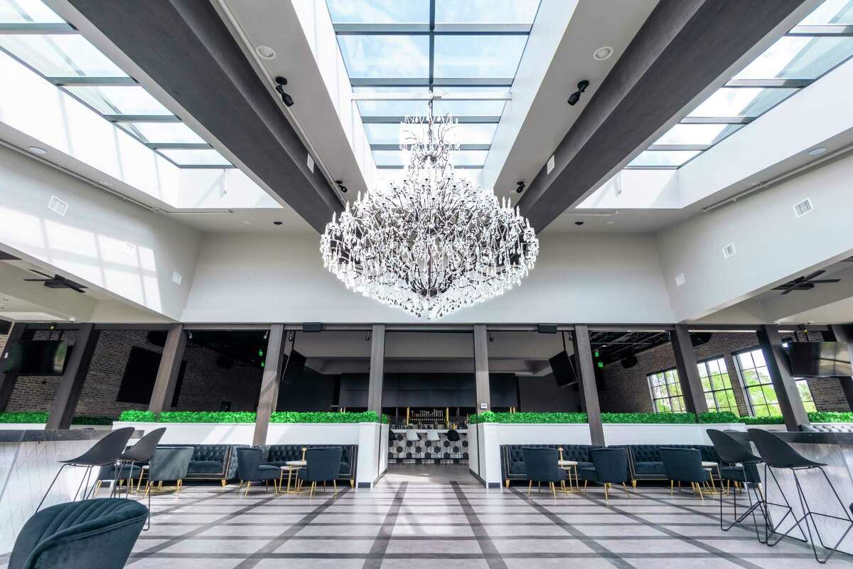 Upscale bar with posh design and cocktails on tap opens in Heights