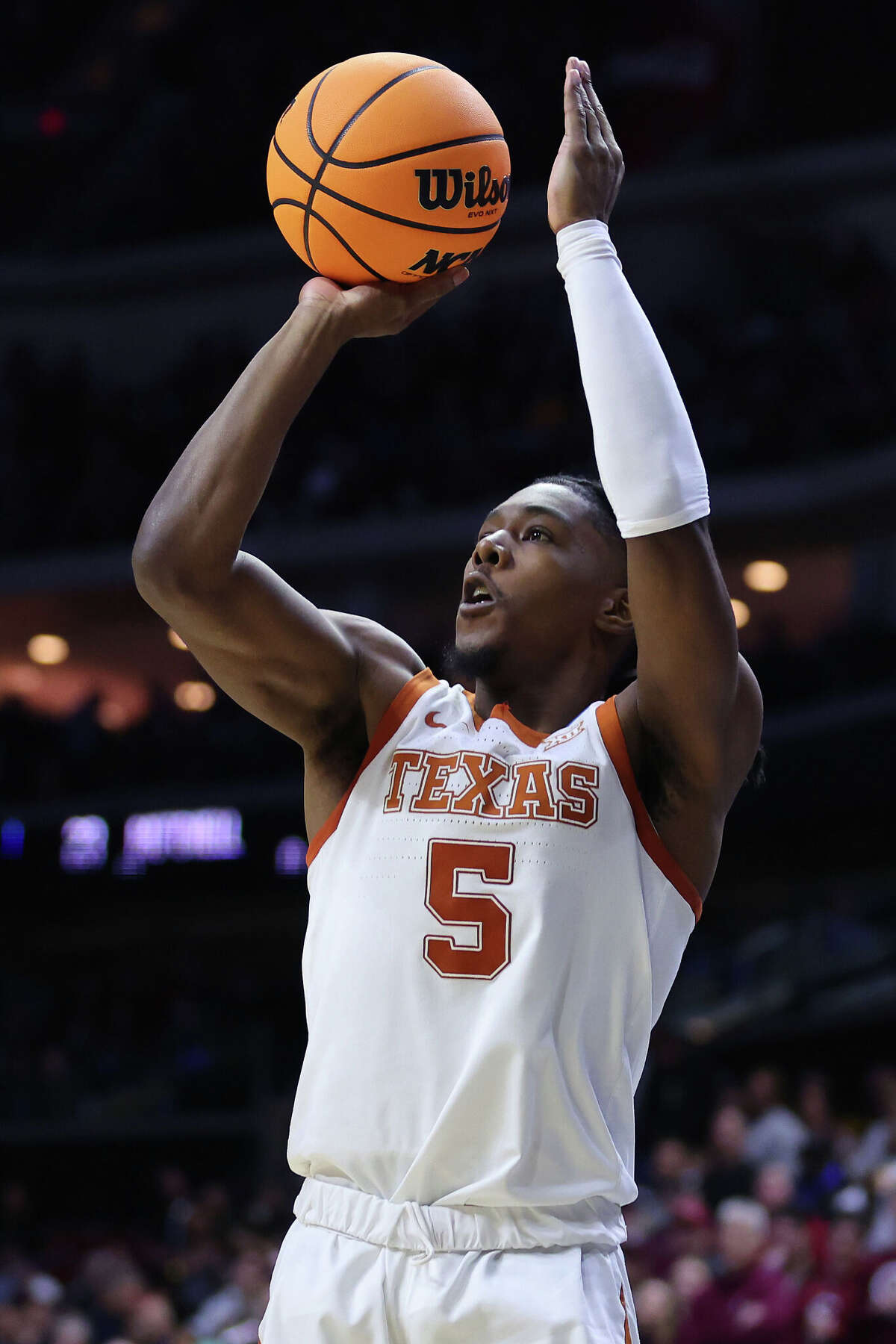 NCAA Tournament: Texas pulls away late to defeat Colgate