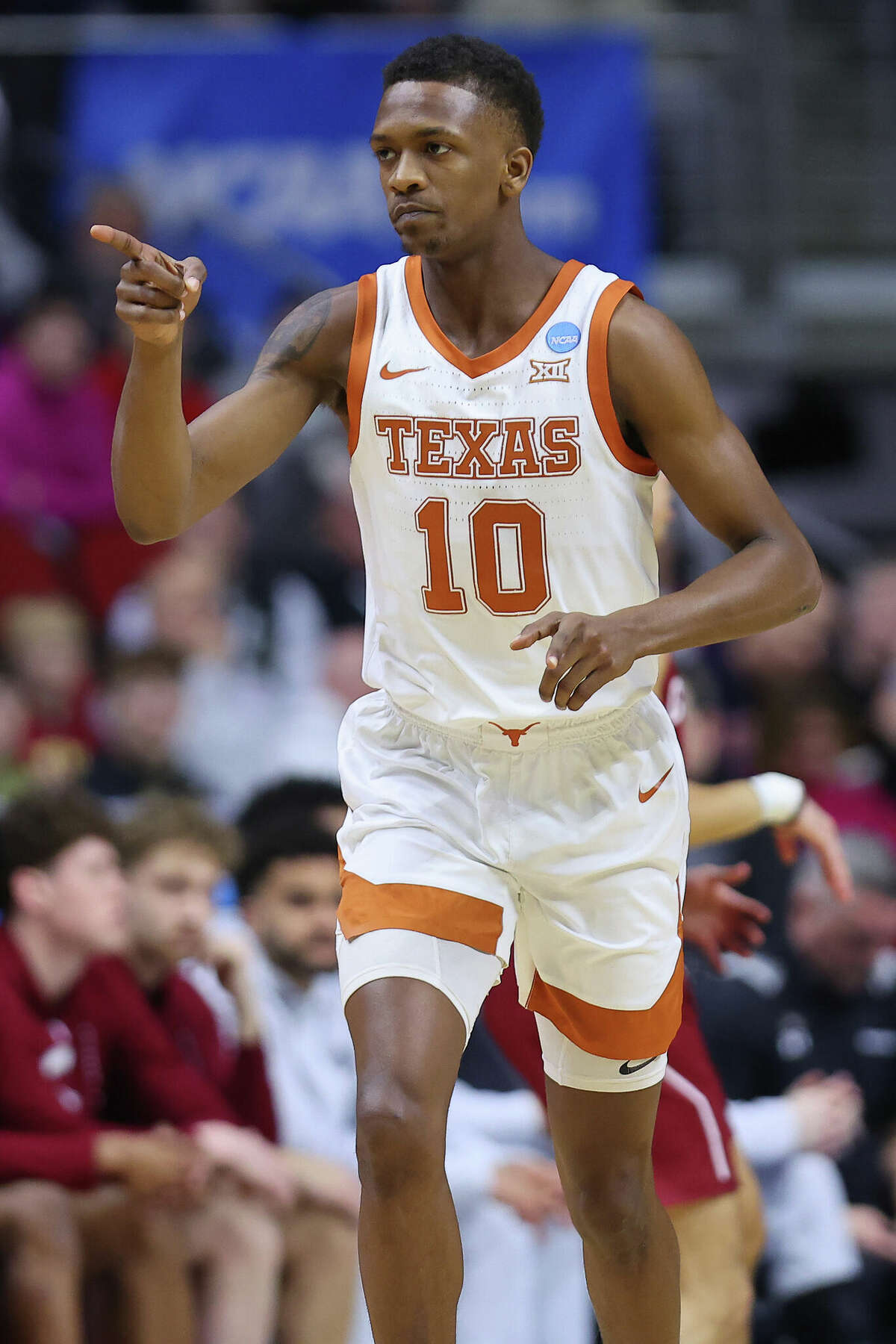 NCAA Tournament: Texas pulls away late to defeat Colgate