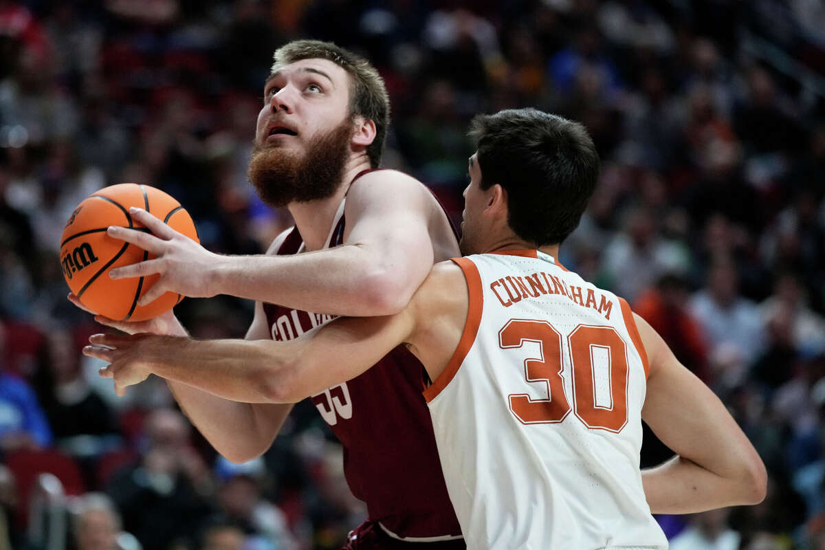 NCAA Tournament: Texas pulls away late to defeat Colgate