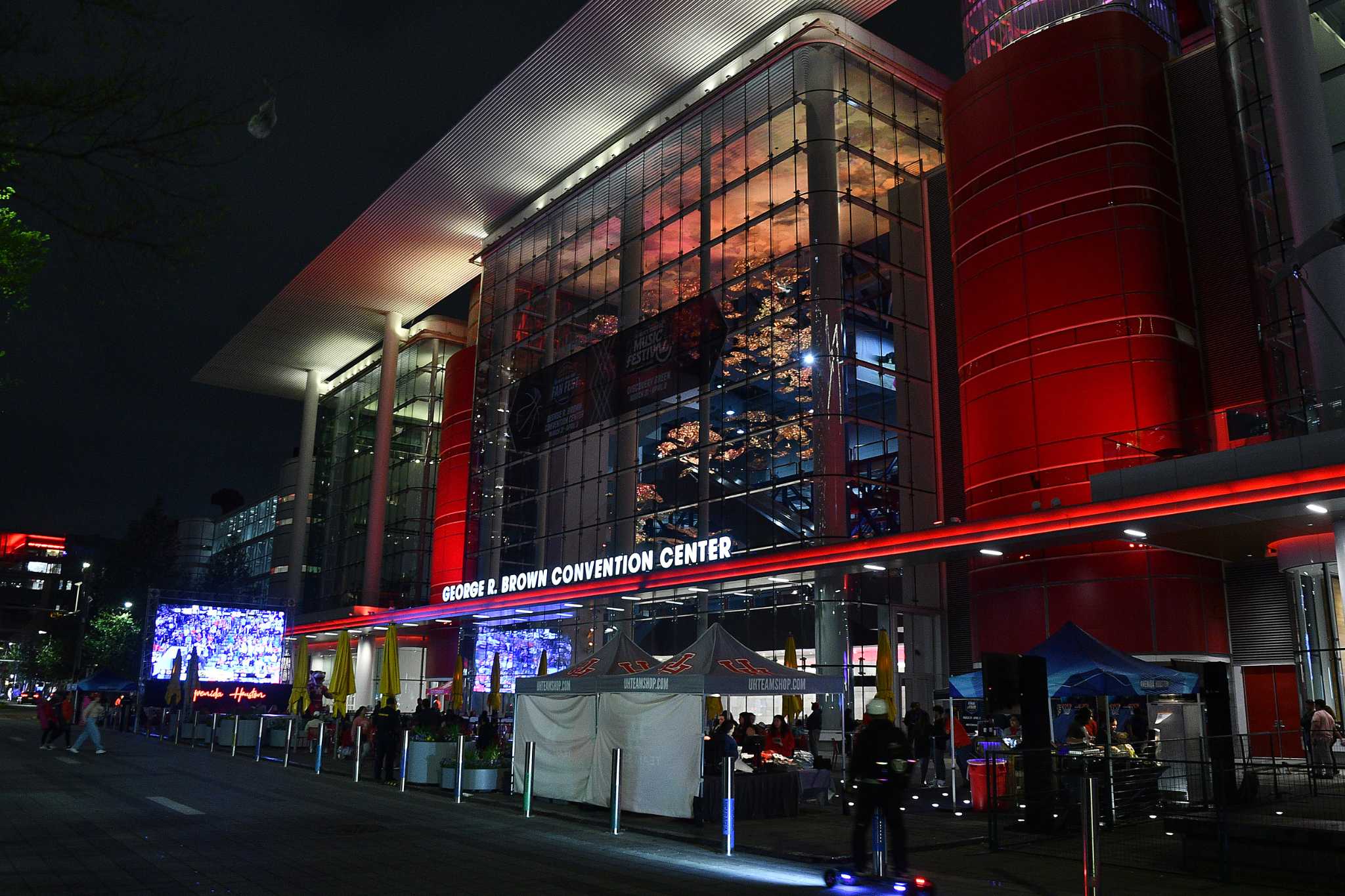 Hospitality workers can get 50 percent off Final Four Fan Fest tickets