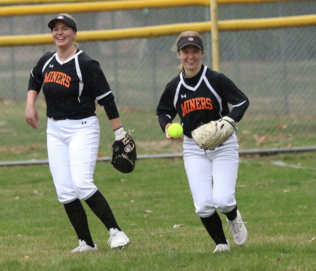 Gillespie outslugs Carrollton in clash of state-ranked teams