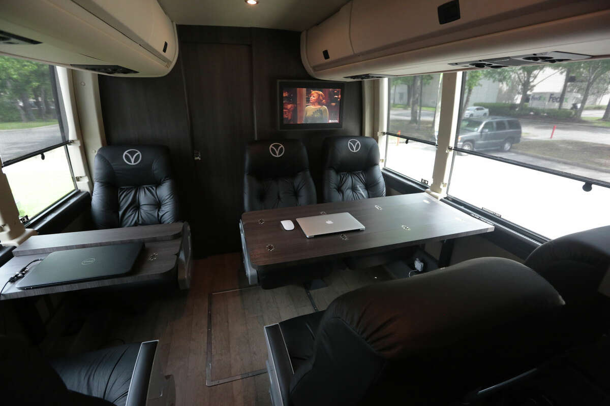 Vonlane luxury bus vs. Southwest flight from San Antonio to Dallas