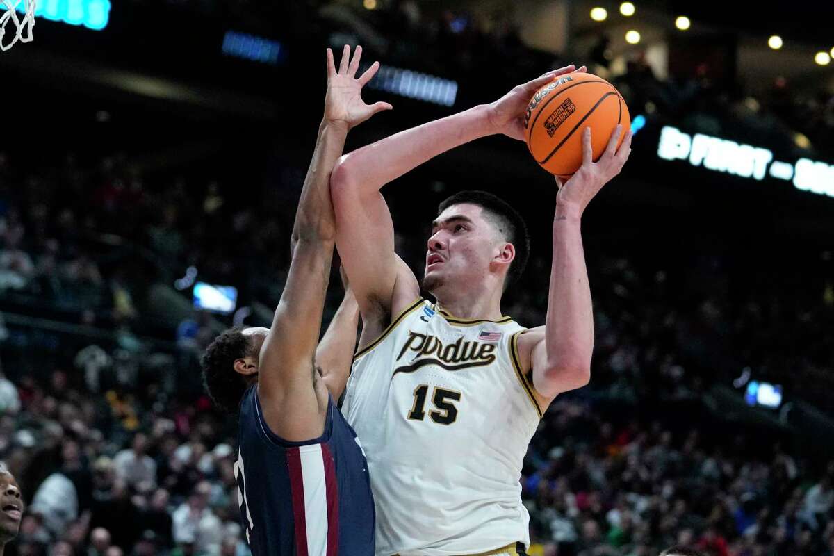 Fairleigh Dickinson stuns No. 1 seed Purdue in March Madness