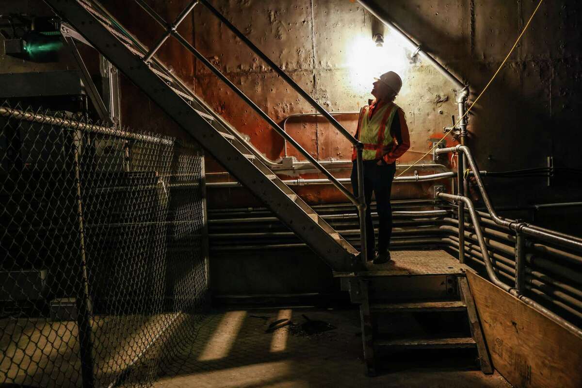 Bay Bridge's 'Bay Lights' LED light display was difficult to turn off