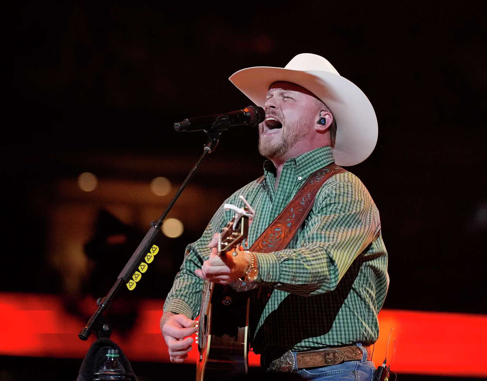 Cody Johnson arrives at Houston Rodeo with No. 1 hit 'Til You Can't'