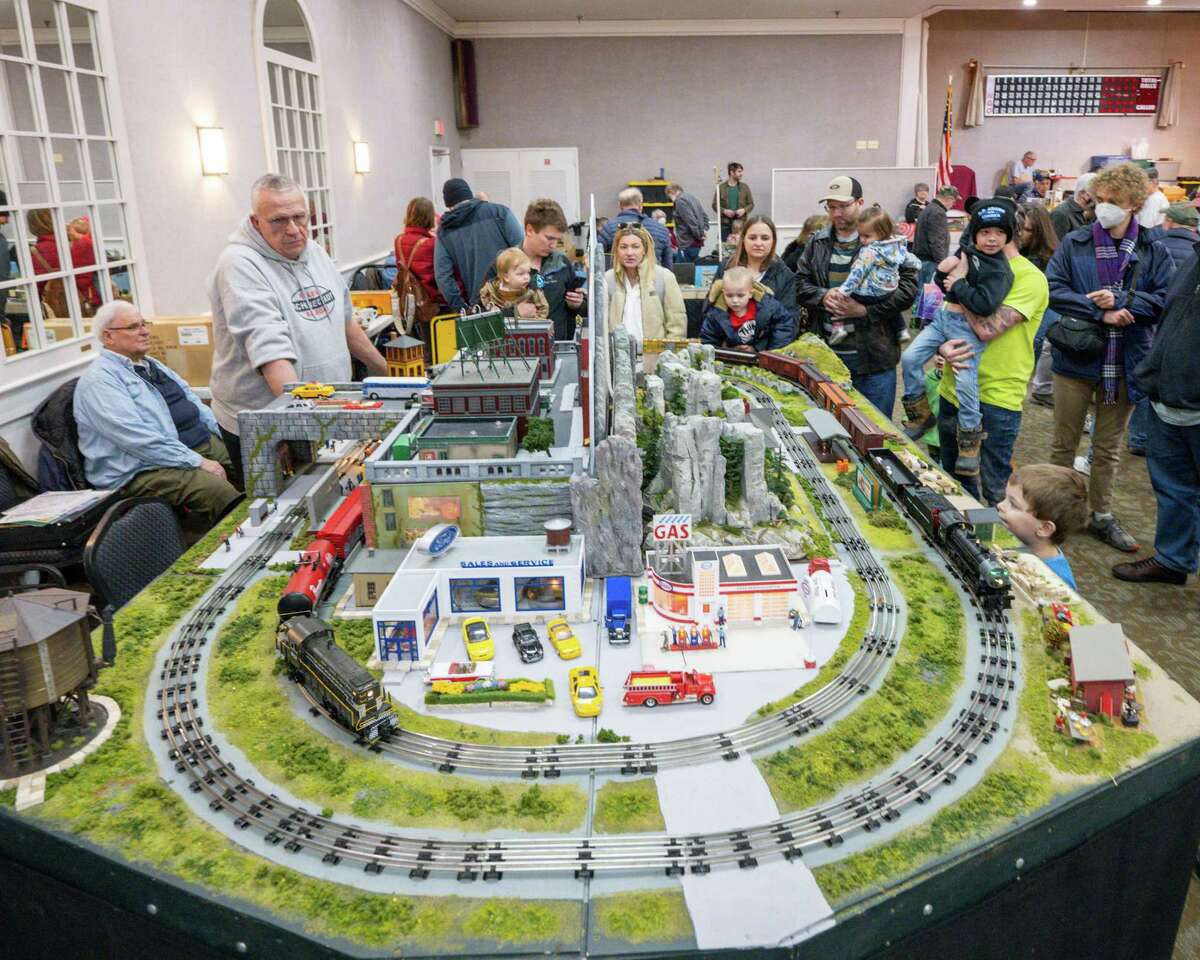 Photos: Train show at the Polish Community Center