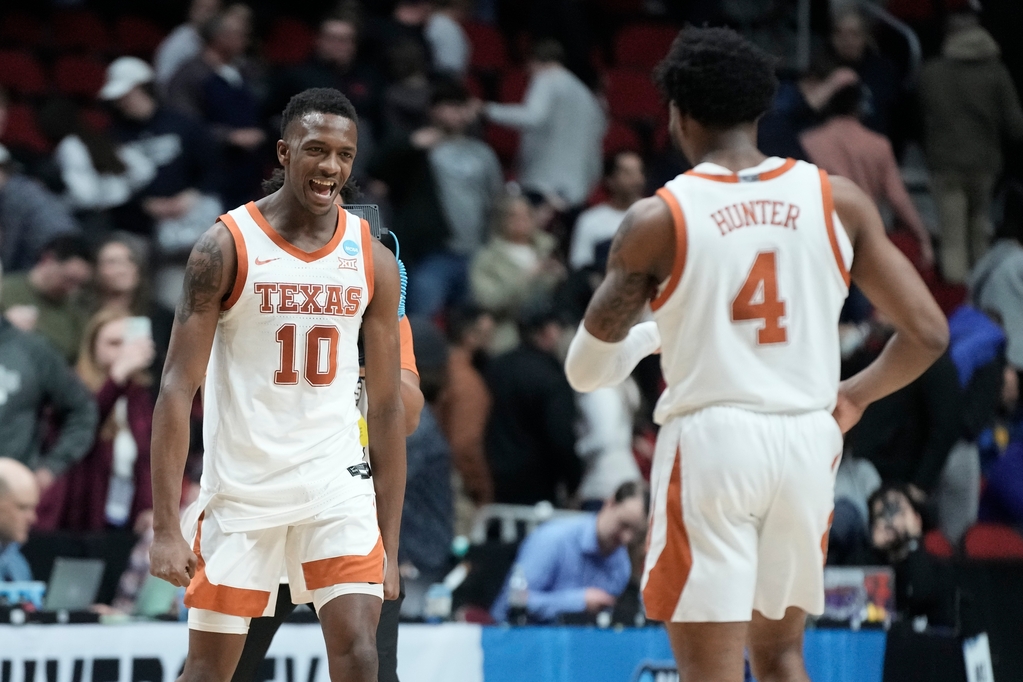 UT guard Sir'Jabari Rice signs two-way contract with Spurs