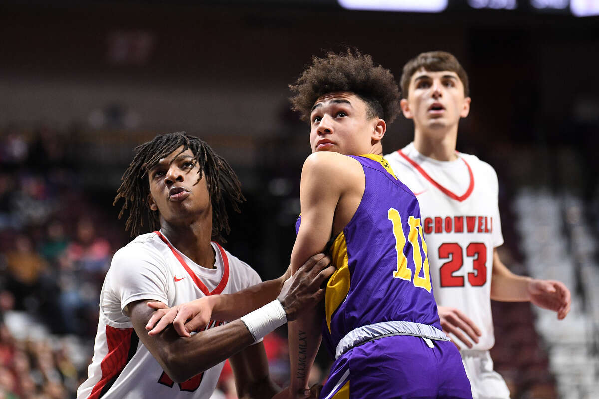 Cromwell defeats Ellington, Division IV boys basketball final