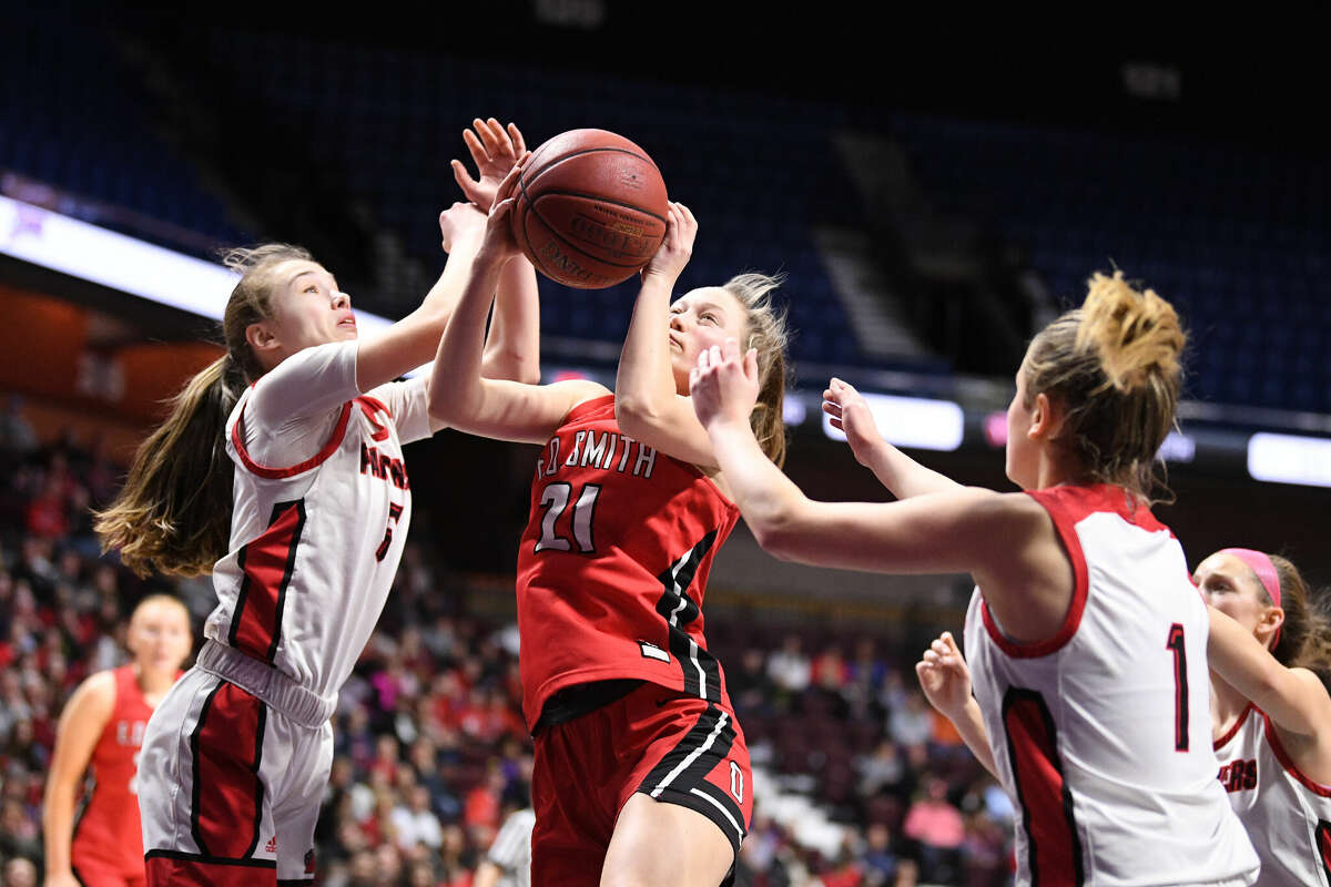 E O Smith Girls Basketball Wins Ciac Championship Over Pomperaug