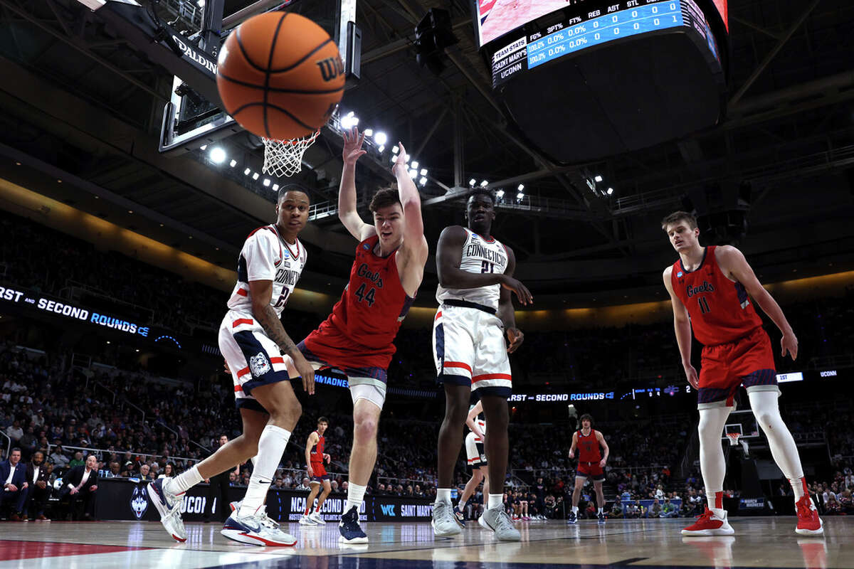 UConn men headed to Sweet 16: 'Thrilled to be going to Vegas'