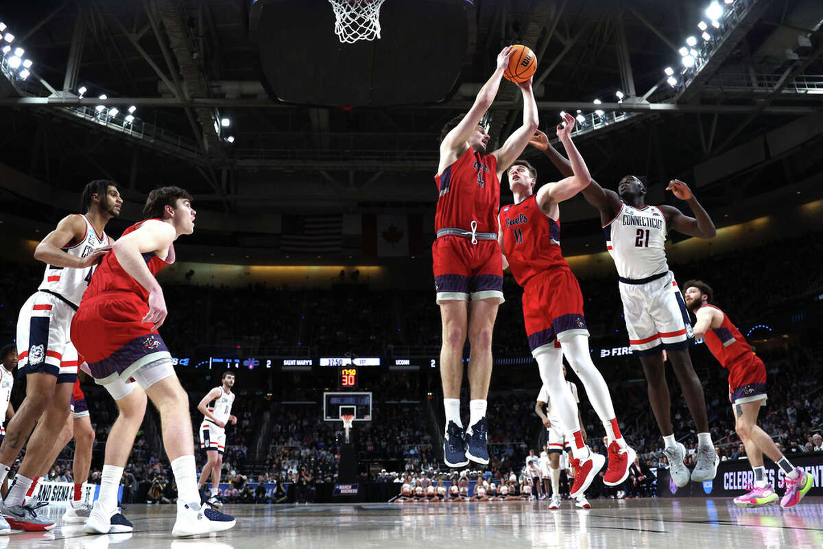 UConn men headed to Sweet 16: 'Thrilled to be going to Vegas'