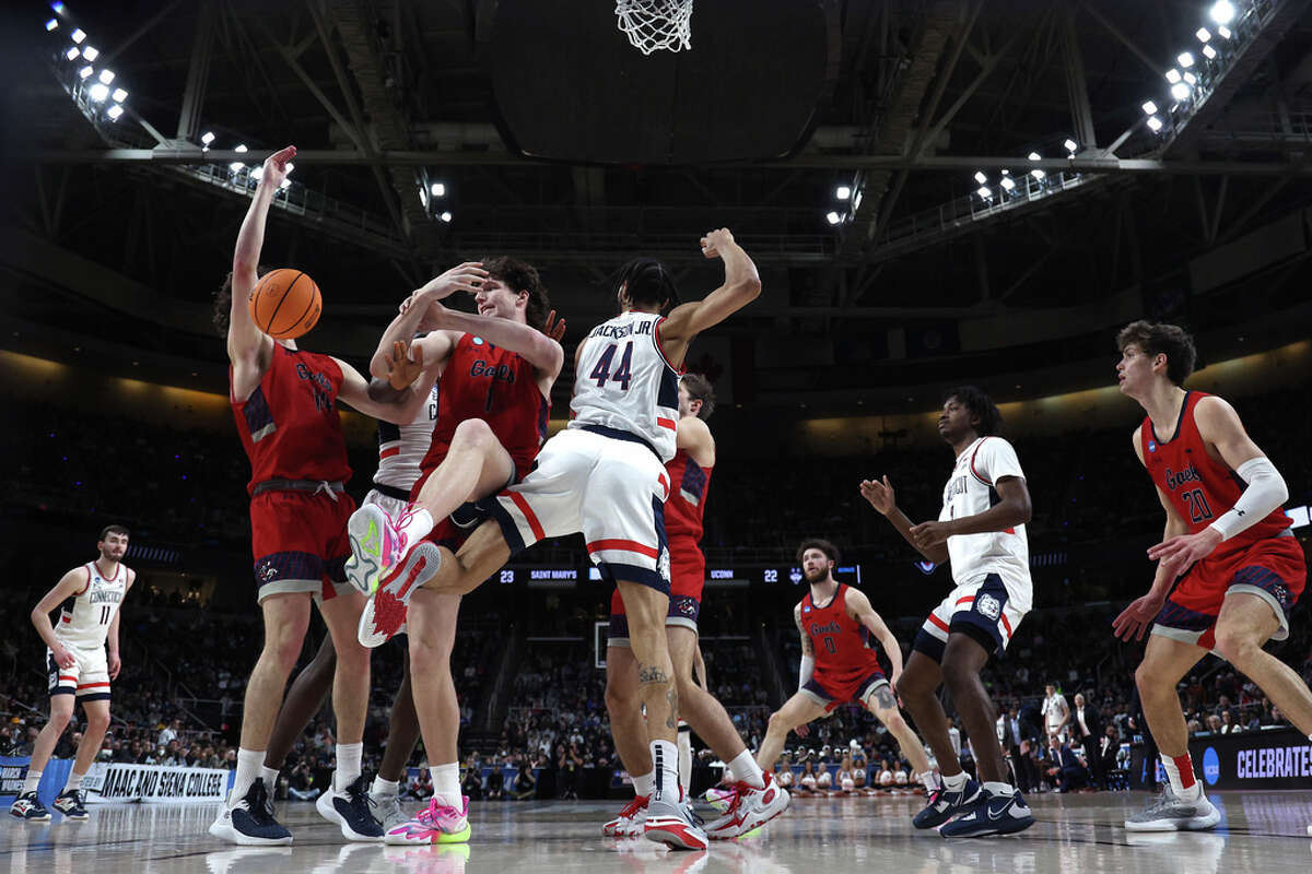UConn men headed to Sweet 16: 'Thrilled to be going to Vegas'