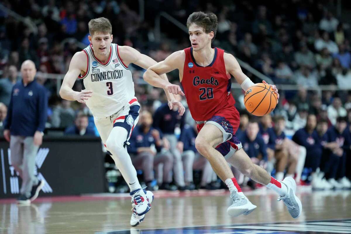 St. Mary's bid to reach Sweet 16 crushed by UConn's second-half run