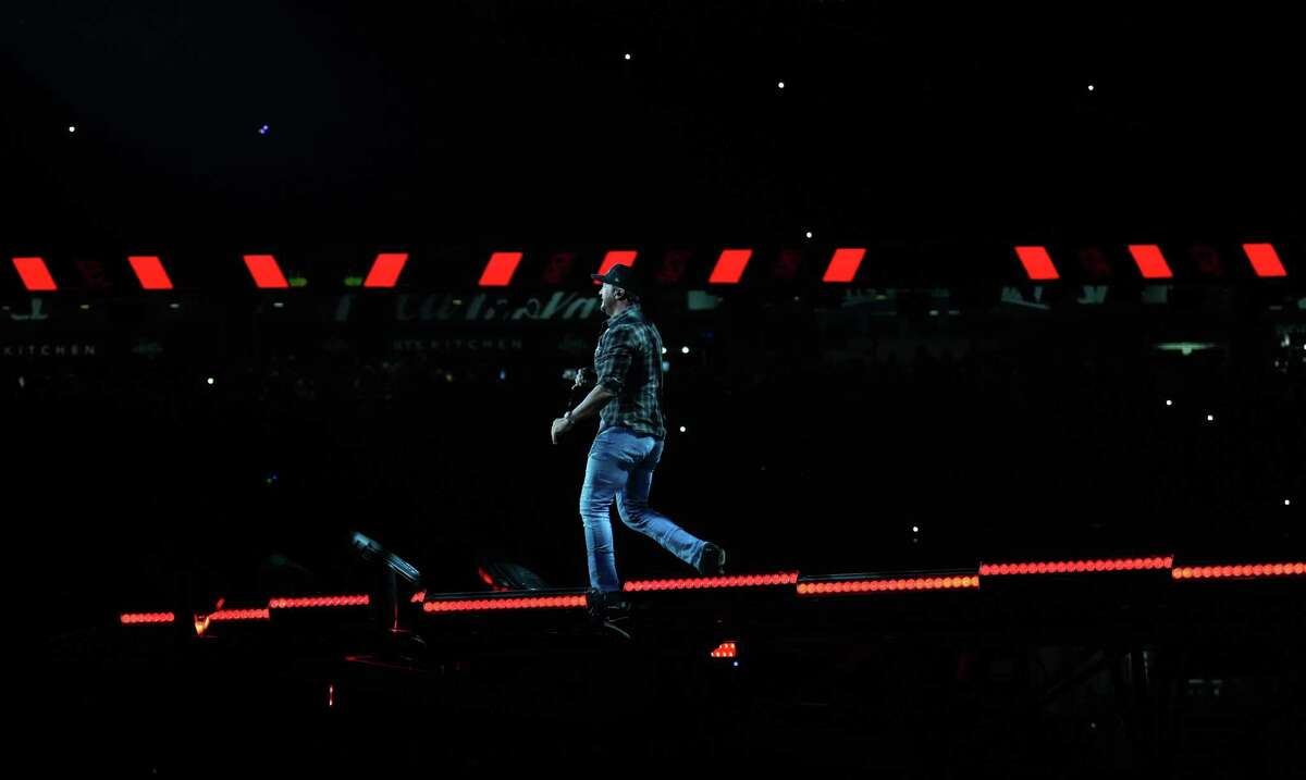 Luke Bryan at Houston Rodeo: Closing out with the biggest crowd of the