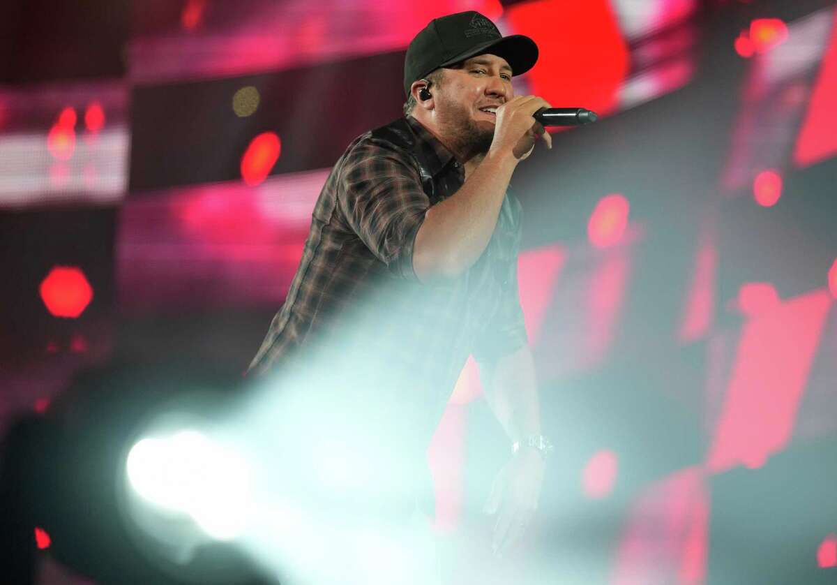 Luke Bryan at Houston Rodeo: Closing out with the biggest crowd of the
